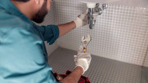 How Much Does a Plumber Make in California? (2024 Salary Guide ...
