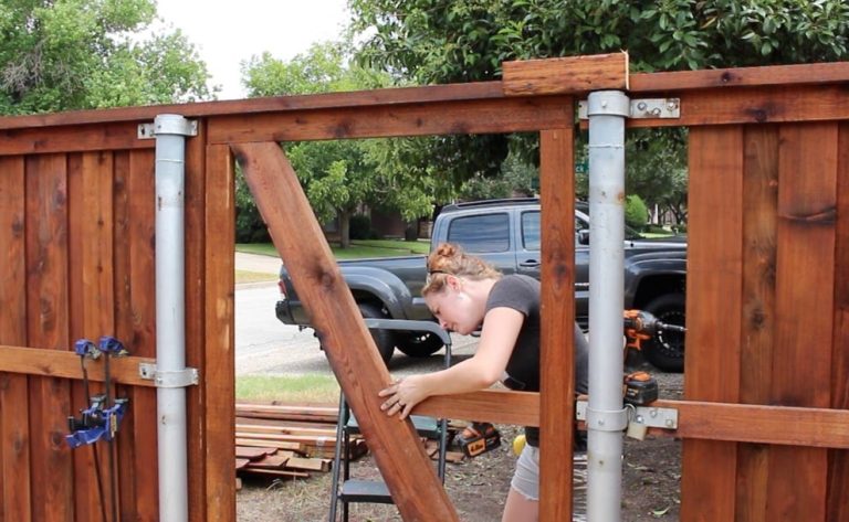 How to Build a Fence Gate Post Out of Plumb – Step-by-Step Fix ...